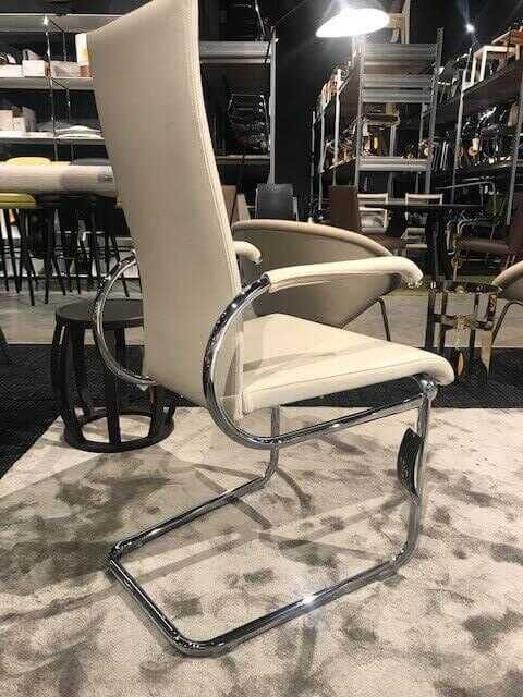 Tecta 4er-Set Kragstuhl D 27 P 241-03-77832 | MÖBELFIRST.DE!