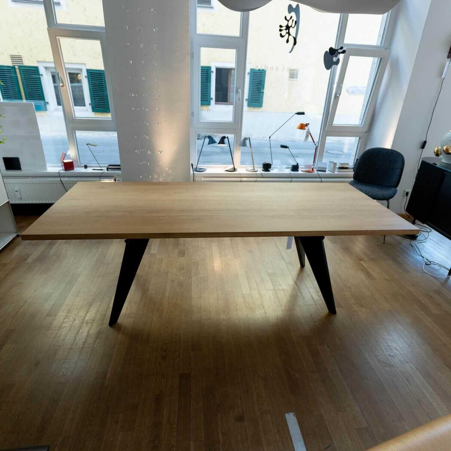 Vitra Tisch EM Eiche Natur 415-06-72692 | MÖBELFIRST.DE!