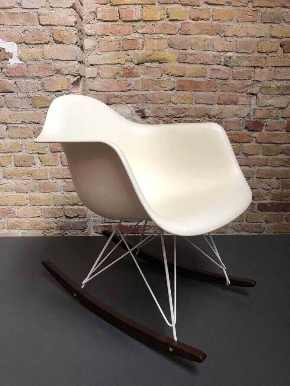 Vitra Schaukelstuhl RAR 072-03-44360 | MÖBELFIRST.DE!