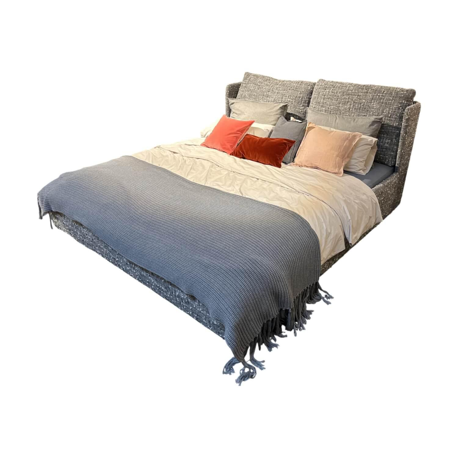 Meridiani Bett Kira Stoff 415-42-81802 | MÖBELFIRST.DE!