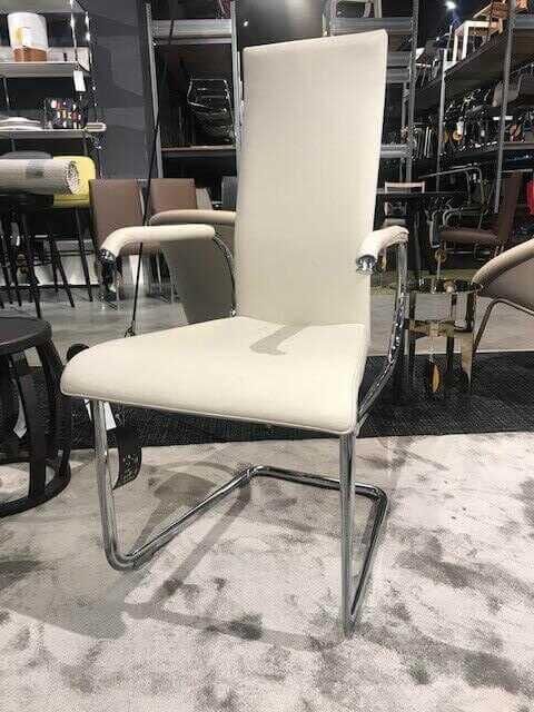 Tecta 4er-Set Kragstuhl D 27 P 241-03-77832 | MÖBELFIRST.DE!