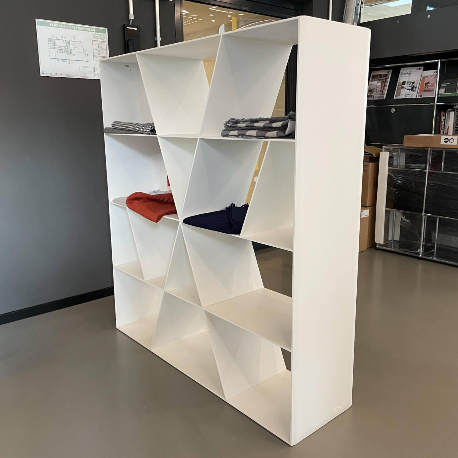 B&B Italia Regal Shelf X 258-42-60299 | MÖBELFIRST.DE!