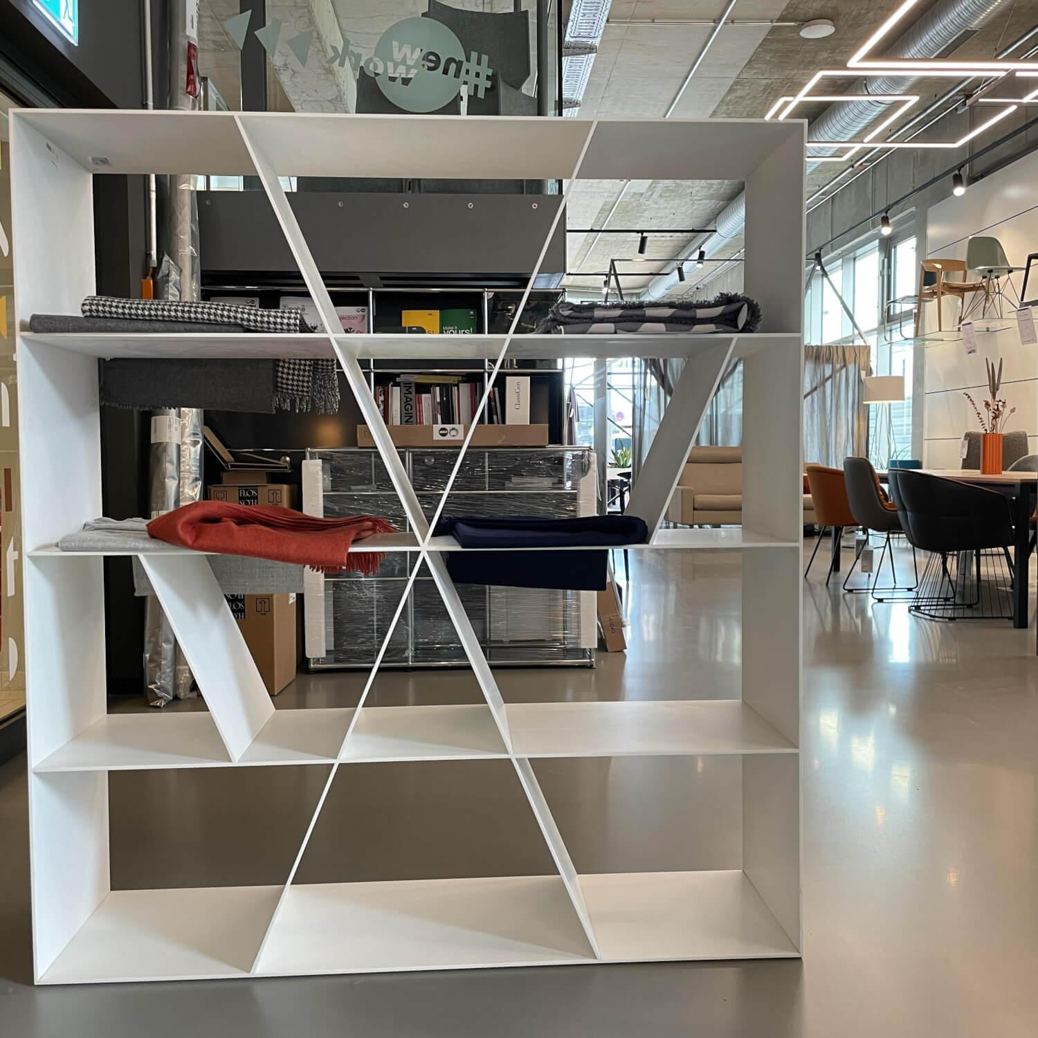 B&B Italia Regal Shelf X 258-42-60299 | MÖBELFIRST.DE!