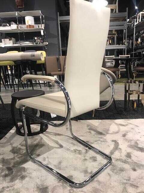 Tecta 4er-Set Kragstuhl D 27 P 241-03-77832 | MÖBELFIRST.DE!