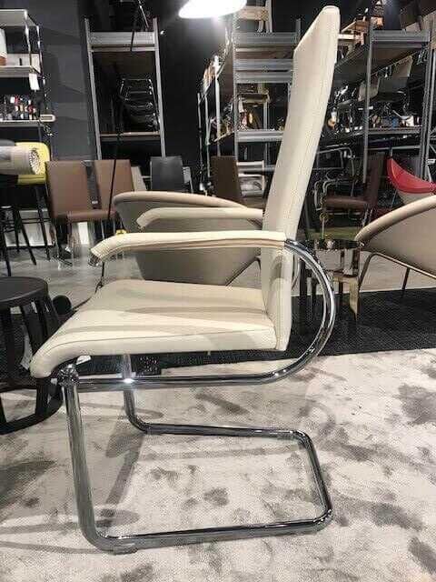 Tecta 4er-Set Kragstuhl D 27 P 241-03-77832 | MÖBELFIRST.DE!