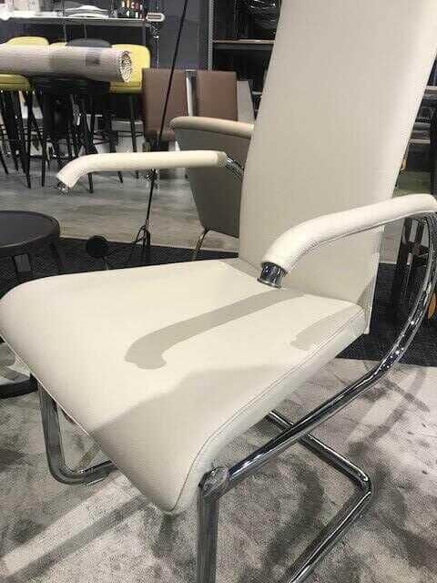 Tecta 4er-Set Kragstuhl D 27 P 241-03-77832 | MÖBELFIRST.DE!