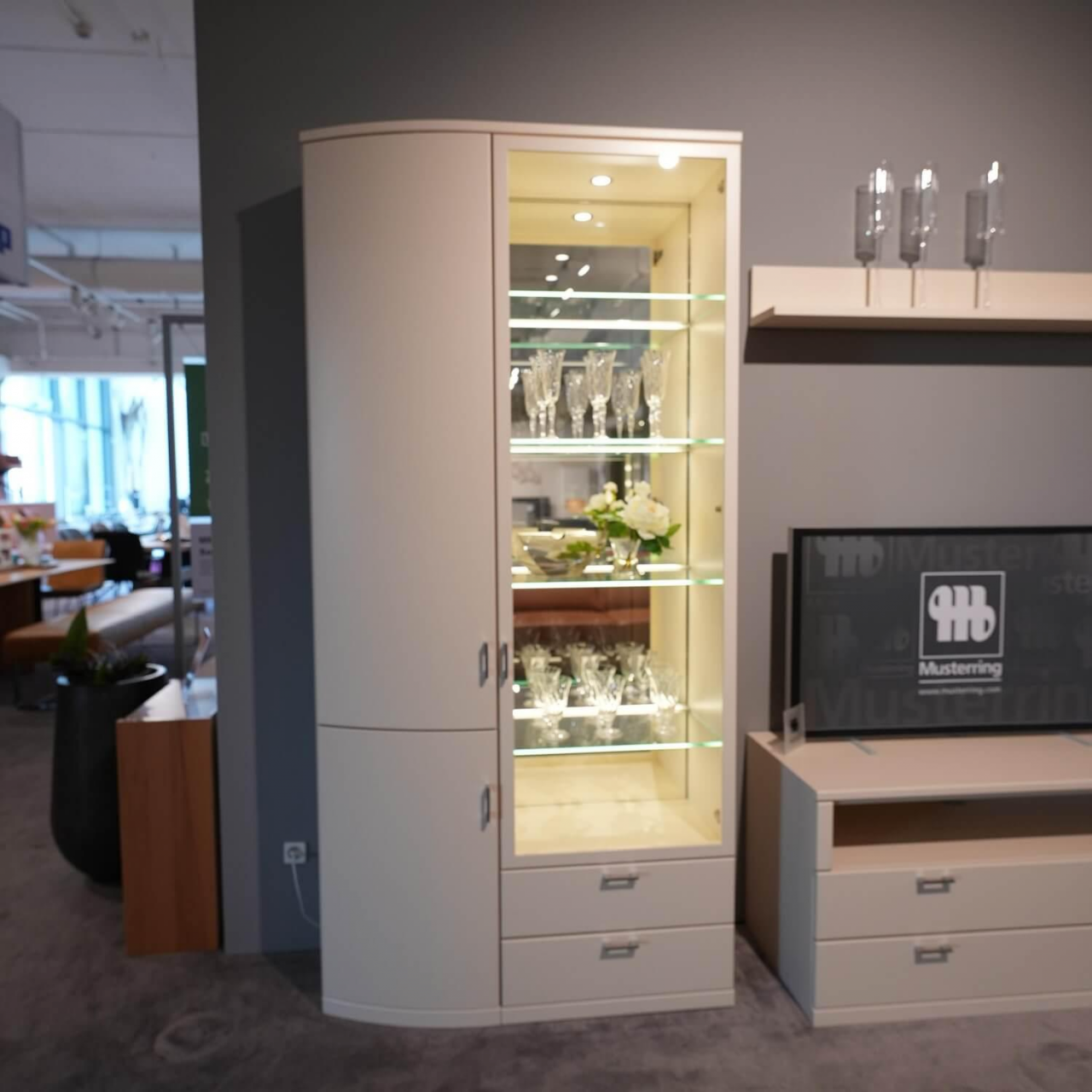 Musterring Wohnwand Kira 24003 442-42-79890 | MÖBELFIRST.DE!