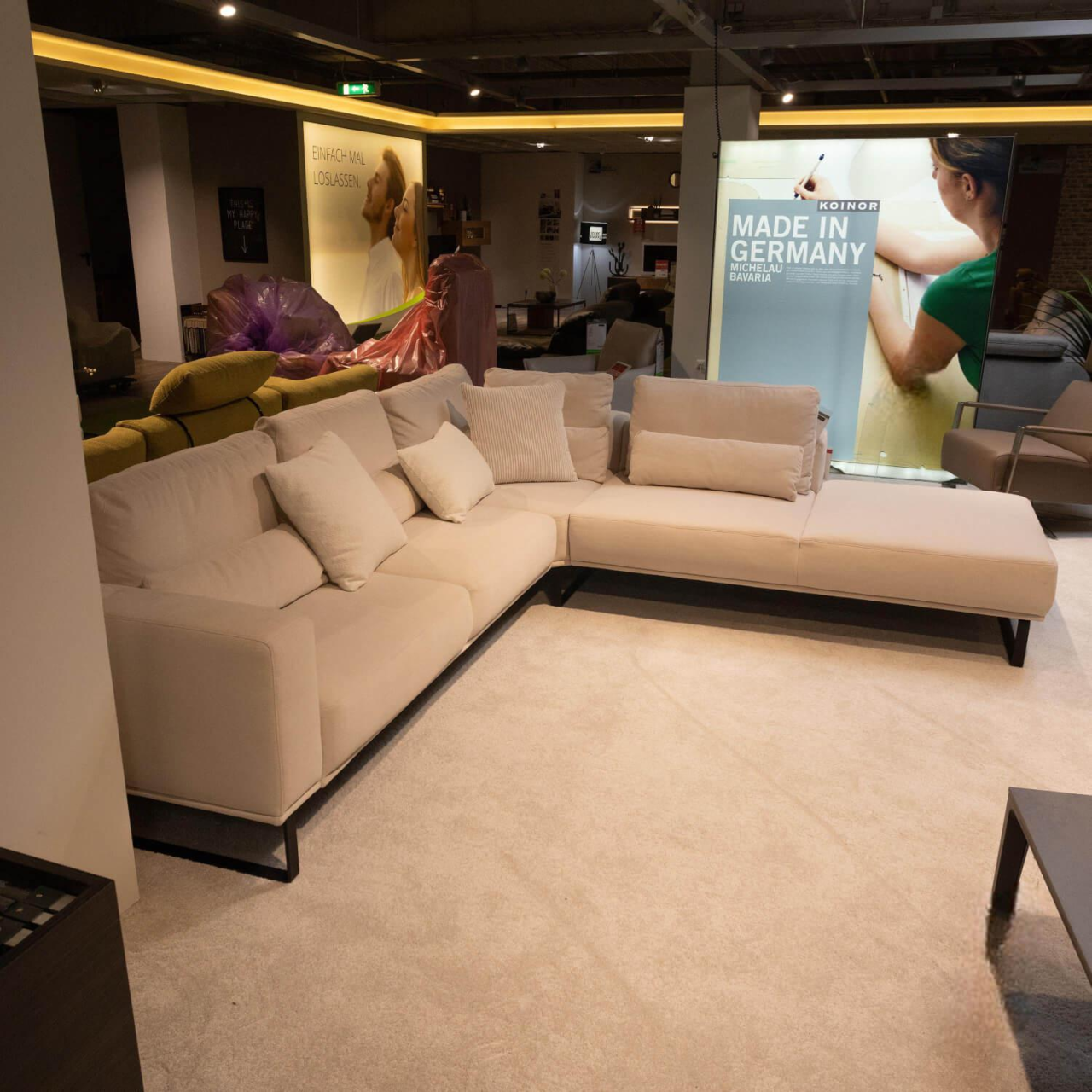 Ecksofa JustB PM100 Stoff Easy Care White Weiß Metallkufe Schwarz Matt Mit Kissen | 065-01-21511